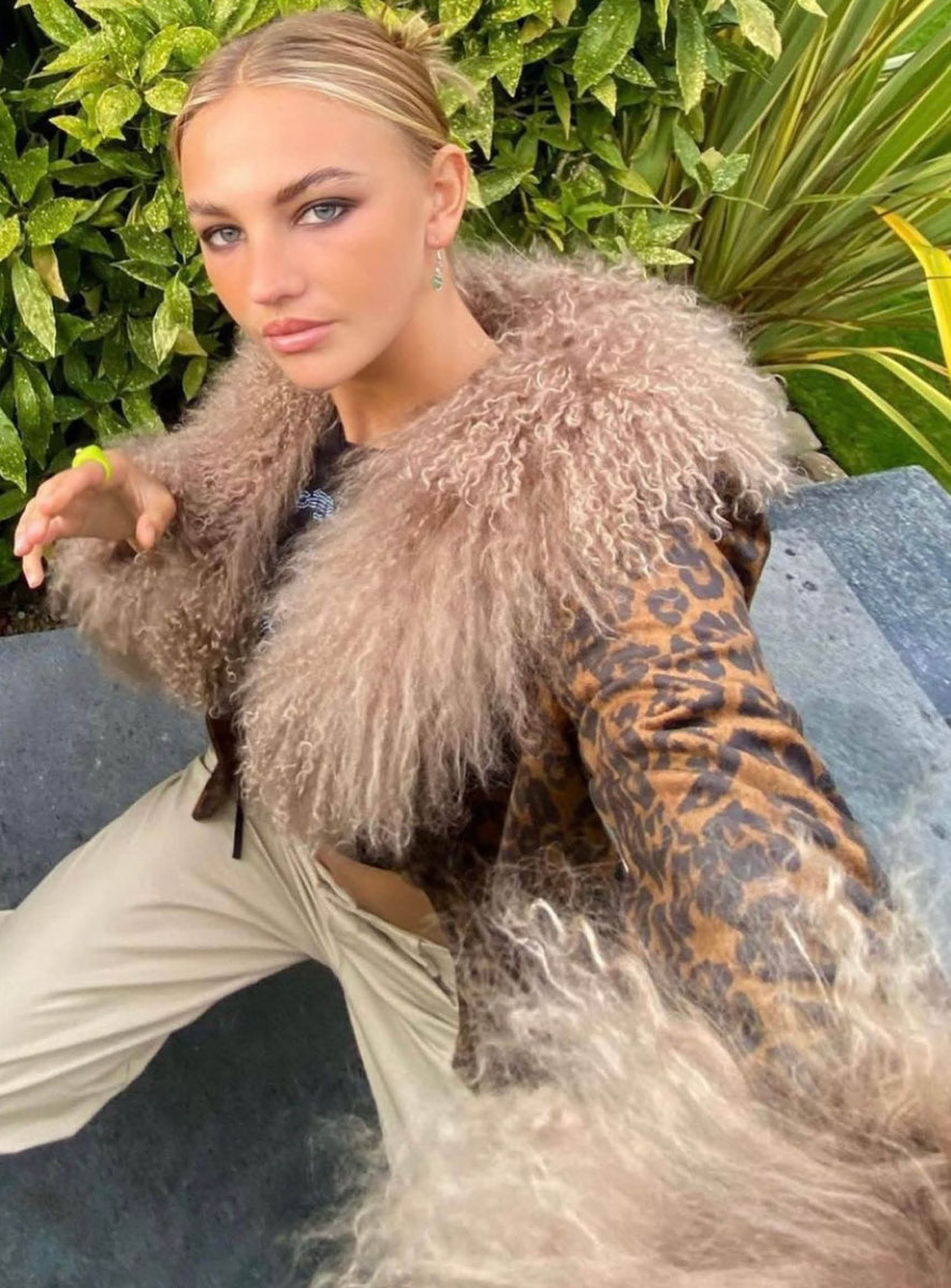 Mimi Moocher – Charlotte Simone